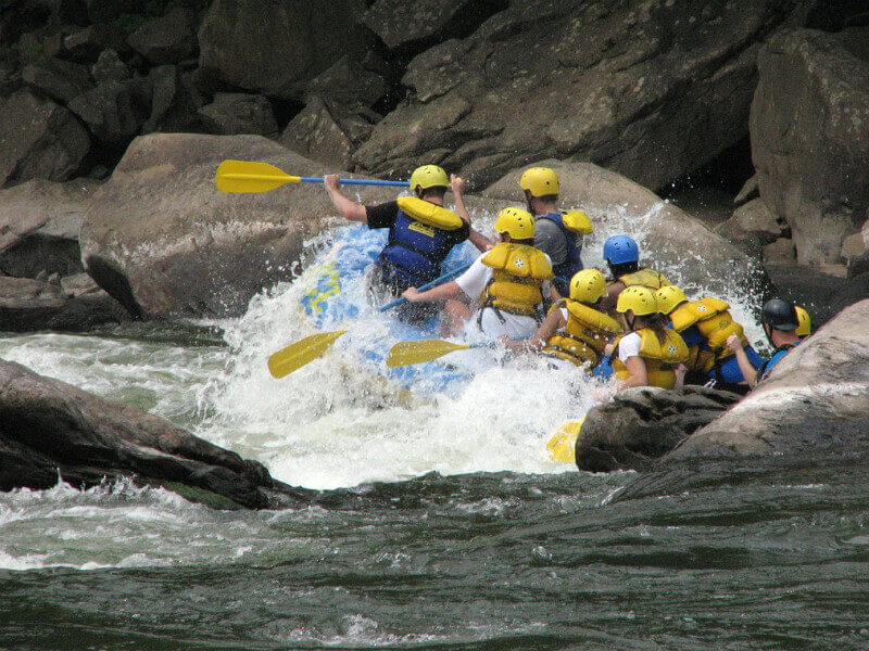 Fallen out of Your Raft? Remember These 5 Safety Tips - Extreme Sports X