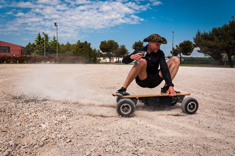How To Ride Motorized Skateboards Like A Pro - Extreme Sports X
